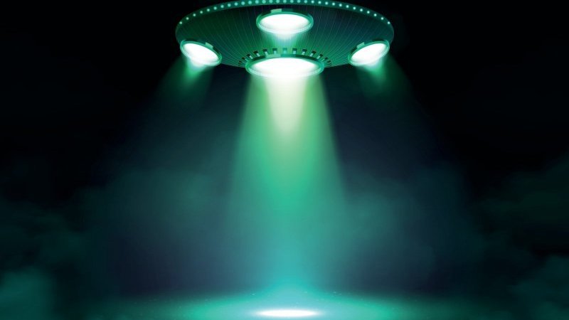 米海軍が撮影したUFO動画が流出してネット騒然「物体は4機いて、海から浮上」｜Pen Online