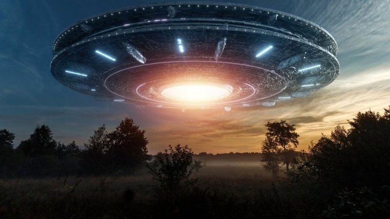 「月から“何か”が飛び去った…」米国防総省が公開した“UFO機密映像”の衝撃｜Pen Online