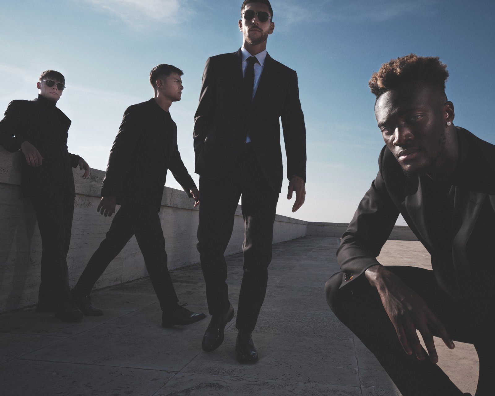 ASローマのスター選手たちが来日！ フェンディによる公式スーツを纏い銀座に登場｜Pen Online