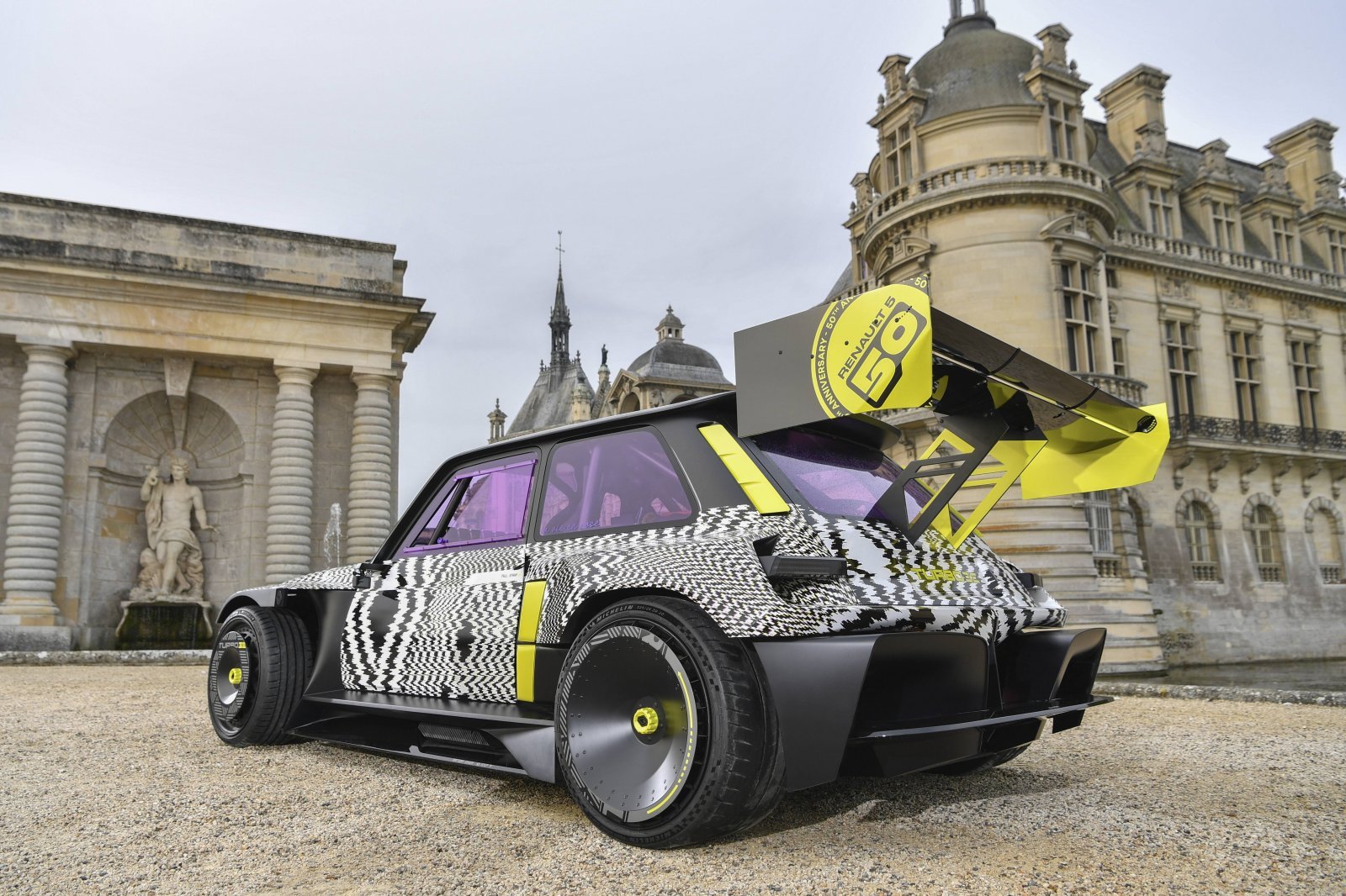 ルノーがR5ターボ3Eを発表！ 電気自動車の世界は楽しさに満ちている｜Pen Online