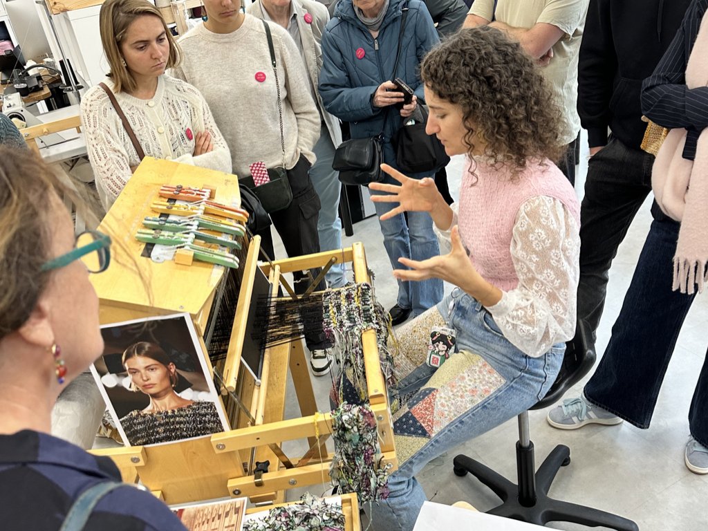 シャネルの「le19M」とは？ 六本木で始まる企画展を前に“メティエダールの世界”を予習する｜Pen Online